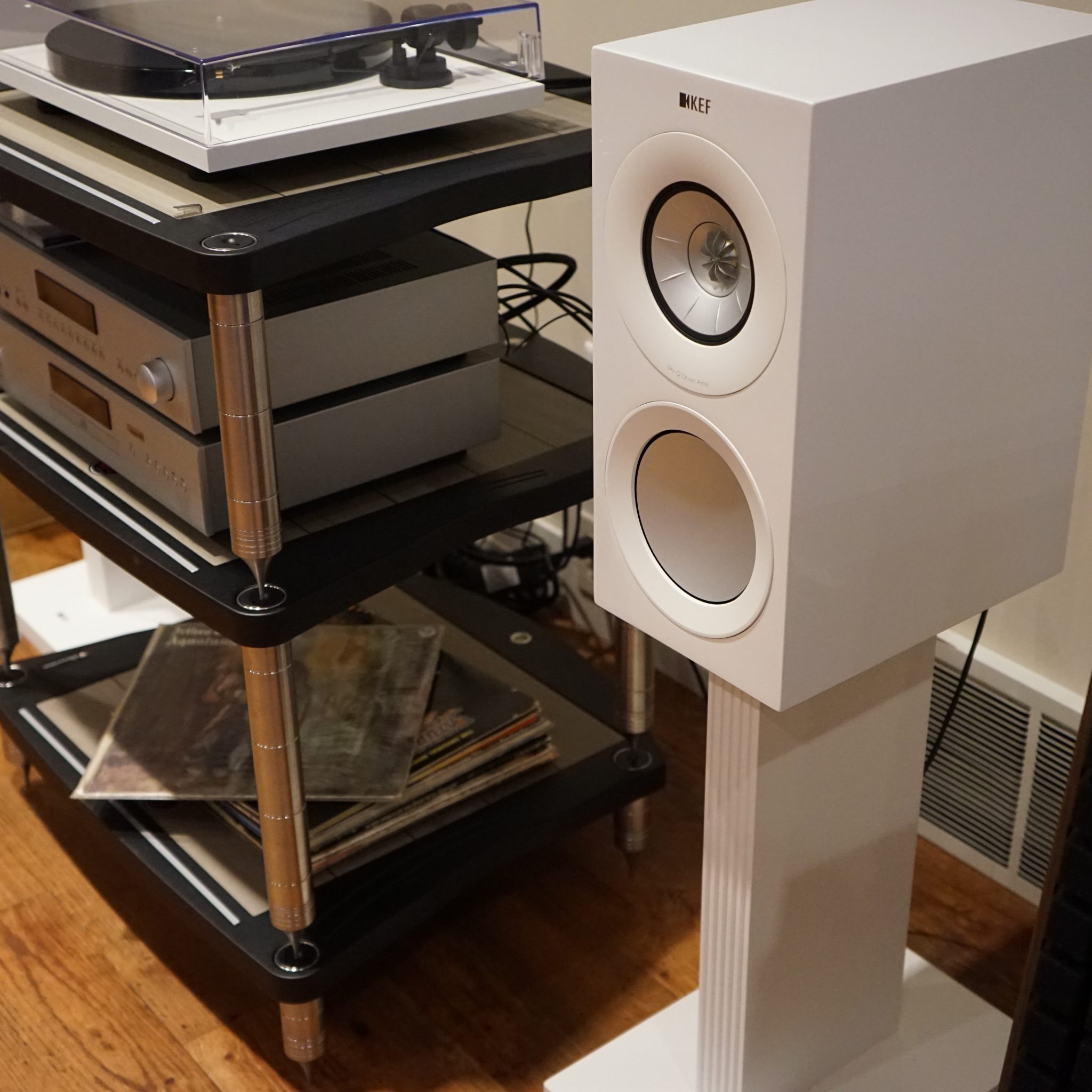 Showroom Feature - KEF R Series - Waara TechnologiesWaara Technologies